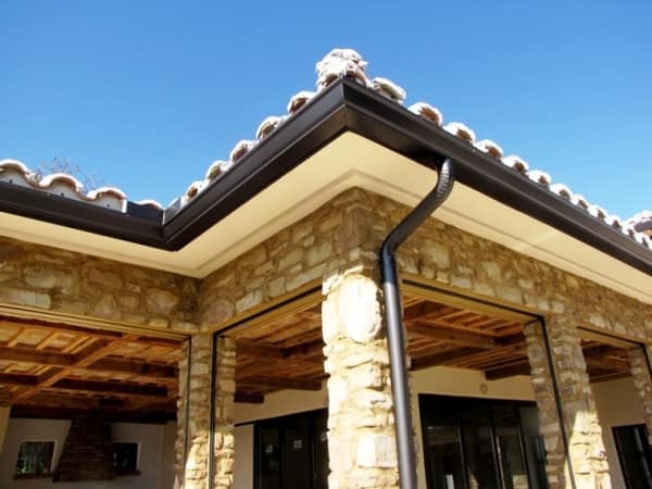 7” Seamless Gutters | Gutter Installation | Tampa, FL